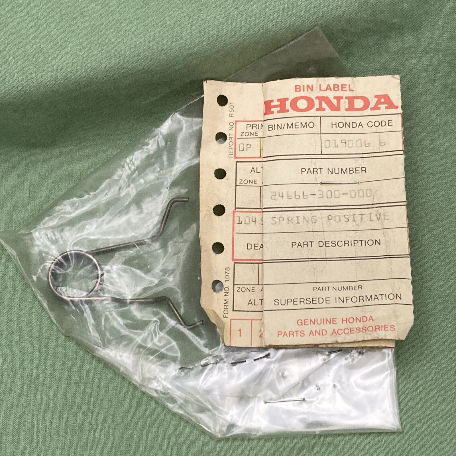 NEW GENUINE HONDA 24666-300-000 SPRING, POSITIVE STOPPER – Merica ...