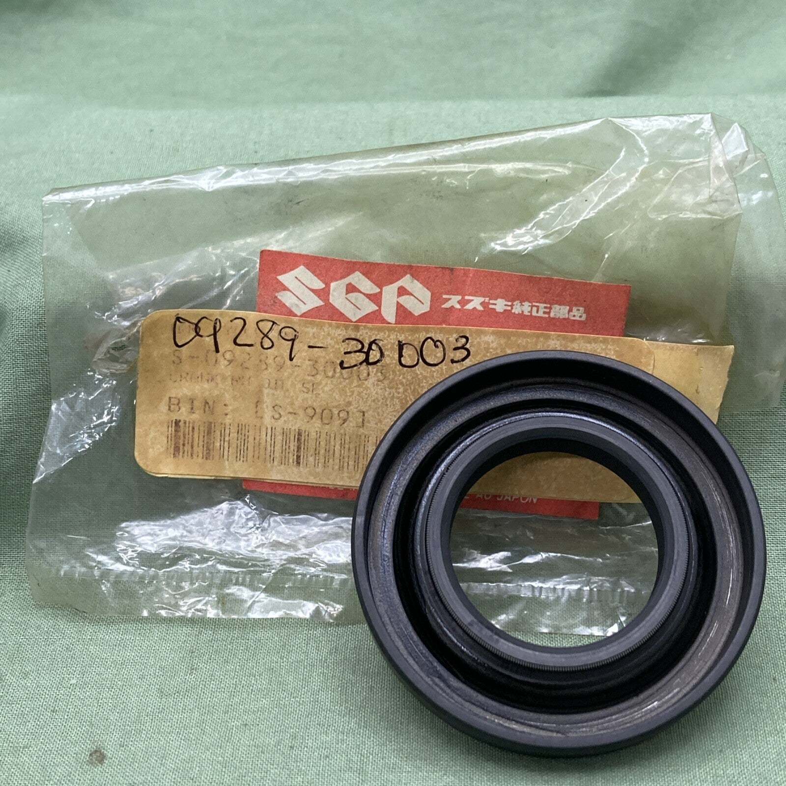 NEW GENUINE SUZUKI 09289-30003 CRANKSHAFT Oil Seal, Rh – Merica Powersports