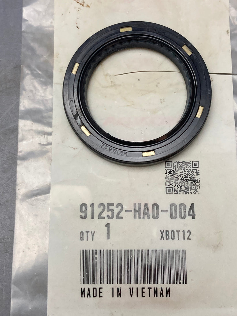 New Genuine Honda 91252-HA0-004 Oil Seal (35X49x6) – Merica Powersports