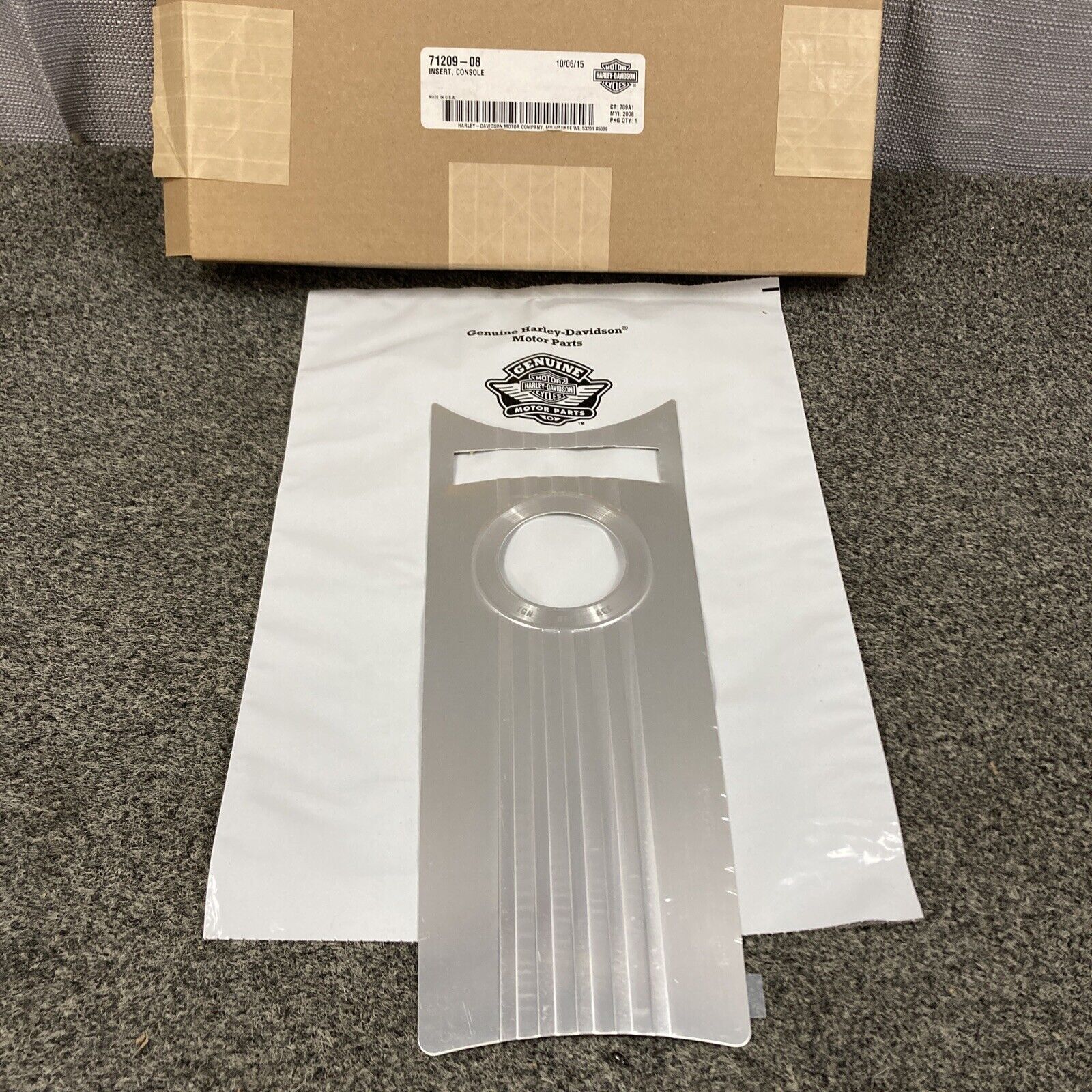 NEW GENUINE HARLEY DAVIDSON 71209-08 INSERT, CONSOLE – Merica Powersports NEW GENUINE HARLEY DAVIDSON 71209-08 INSERT, CONSOLE – Merica Powersports